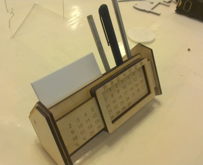 Calendario perpetuo – C4V Laser – Banco de Diseños